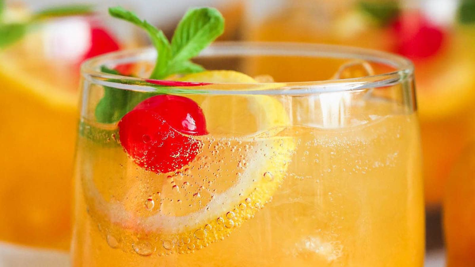 Sip Through The Seasons With These 32 Cocktail Recipes | Easy Everyday ...